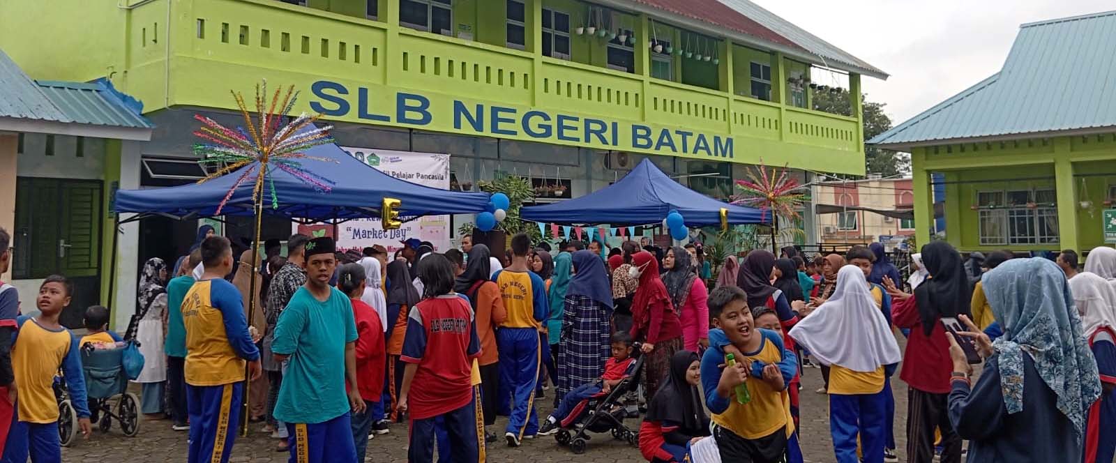SLB Negeri Batam Gelar Market Day: Upaya Kreatif Perkenalkan Makanan ...