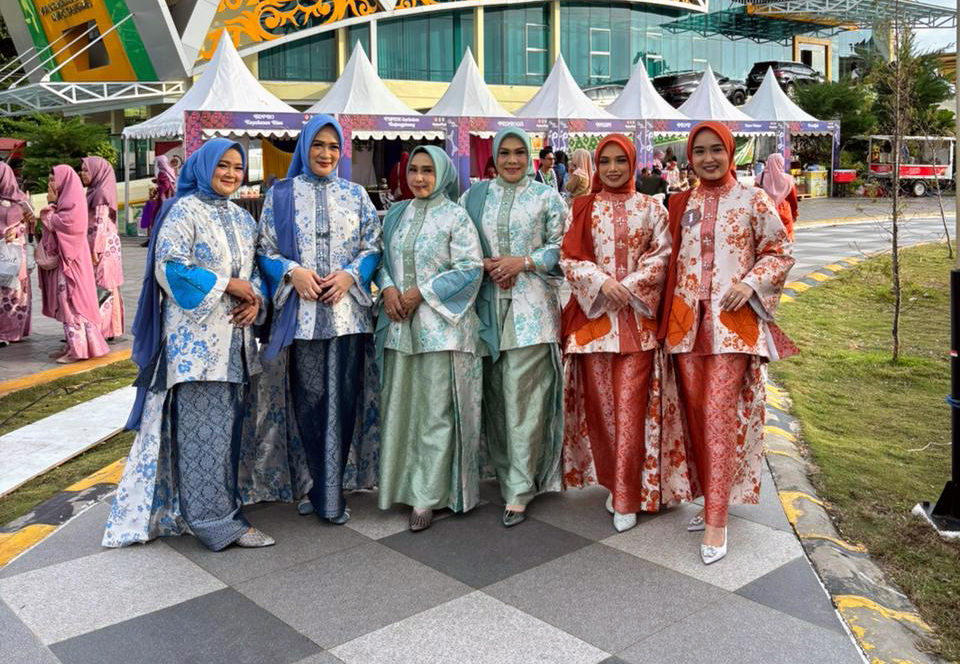 DWP Dinas Pendidikan Kepri Raih Juara 1 Lomba Fashion Show Busana ...