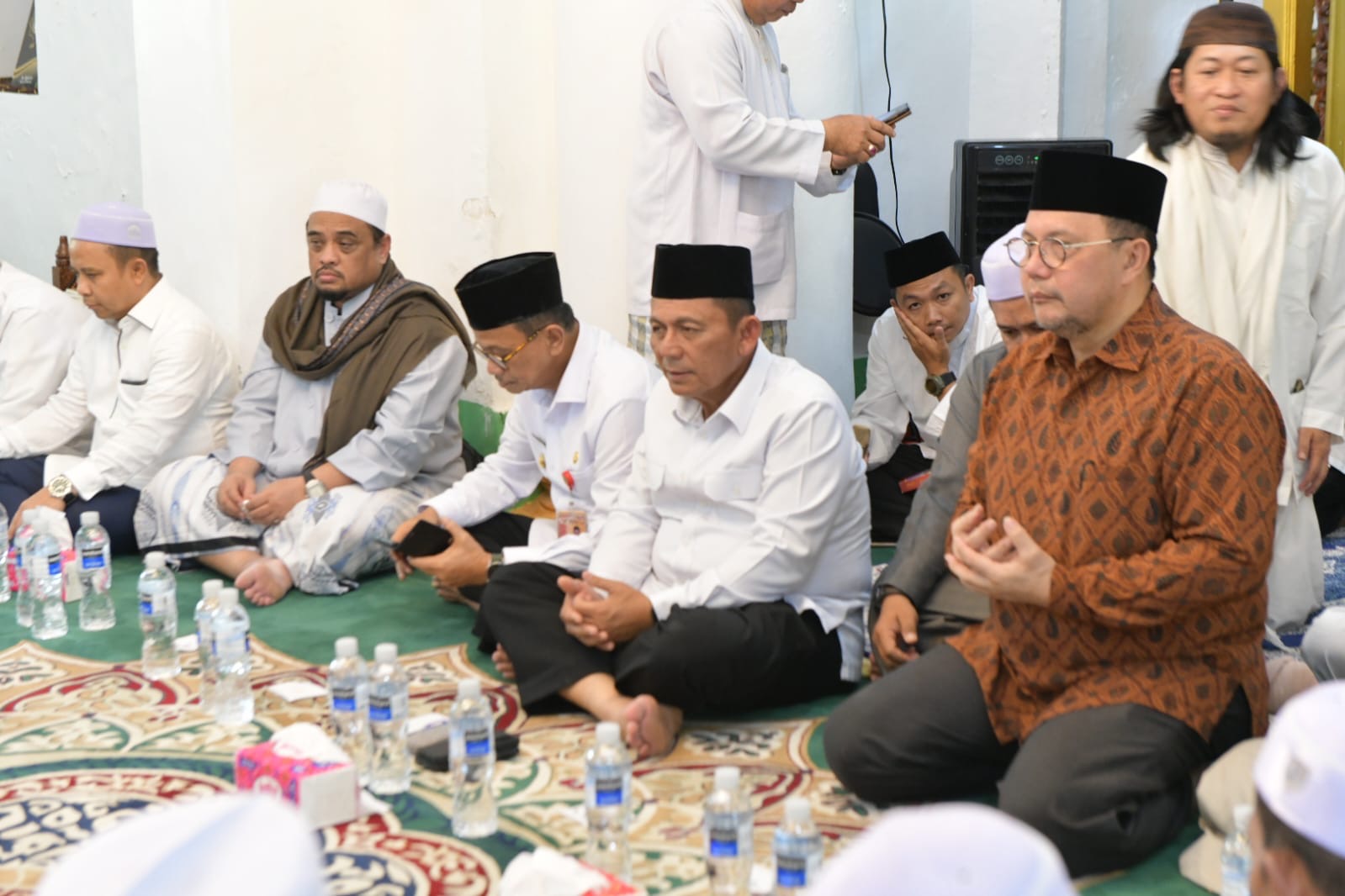 Gubernur Ansar Hadiri Haul Syekh Syihabuddin di Pulau Penyengat, Ribuan ...