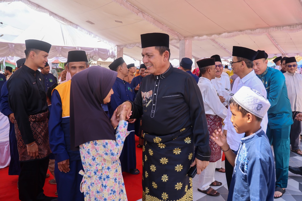 Gubernur Ansar Resmikan Masjid Al-Iltizam, Perkuat Fungsi Masjid ...