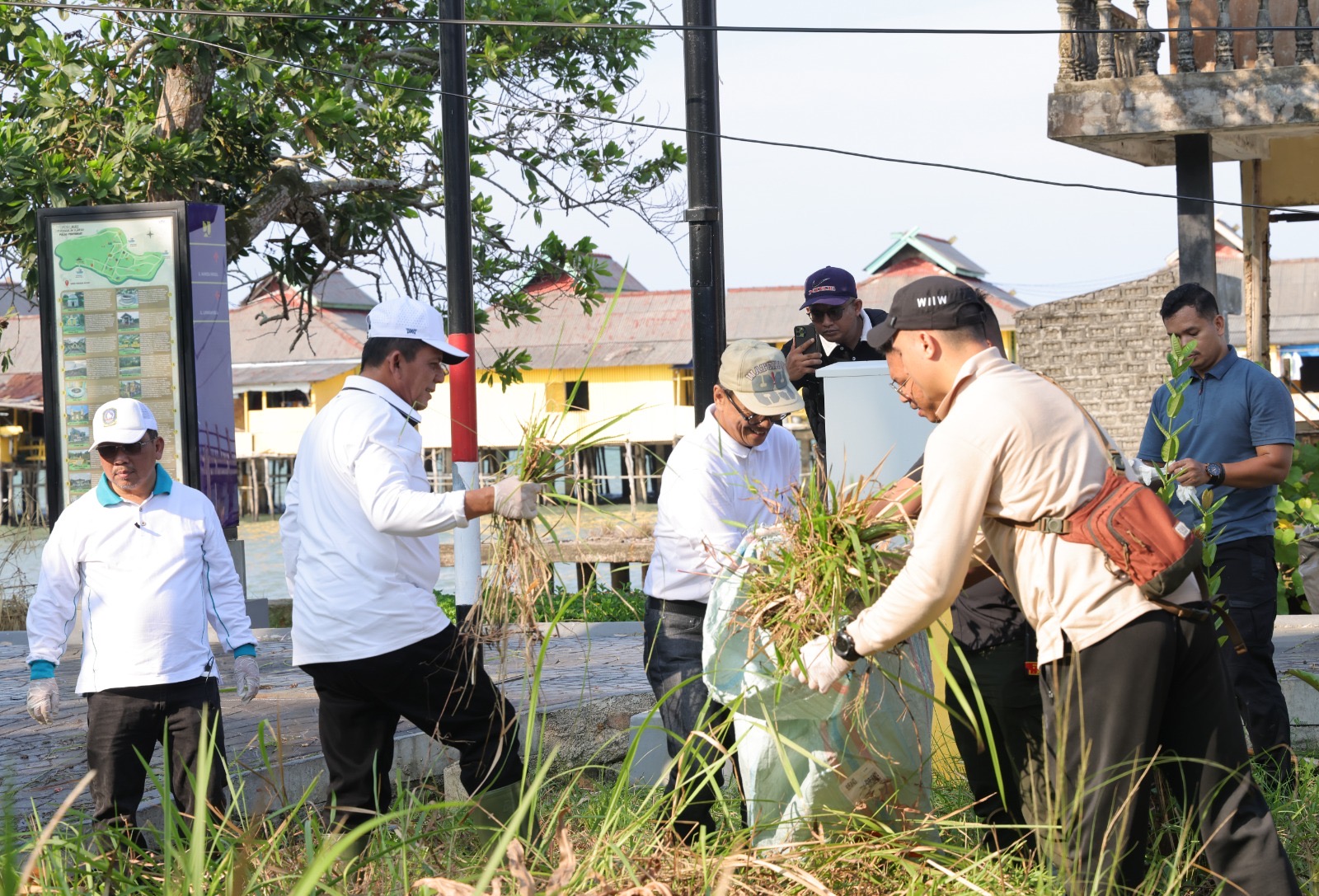 Pulau Penyengat Jadi Lokasi Gerakan Wisata Bersih Nasional, Gubernur ...