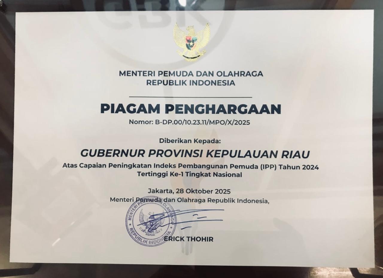 Gubernur Ansar Ahmad Terima Dua Penghargaan Wirasena 2025 Kemenpora RI ...