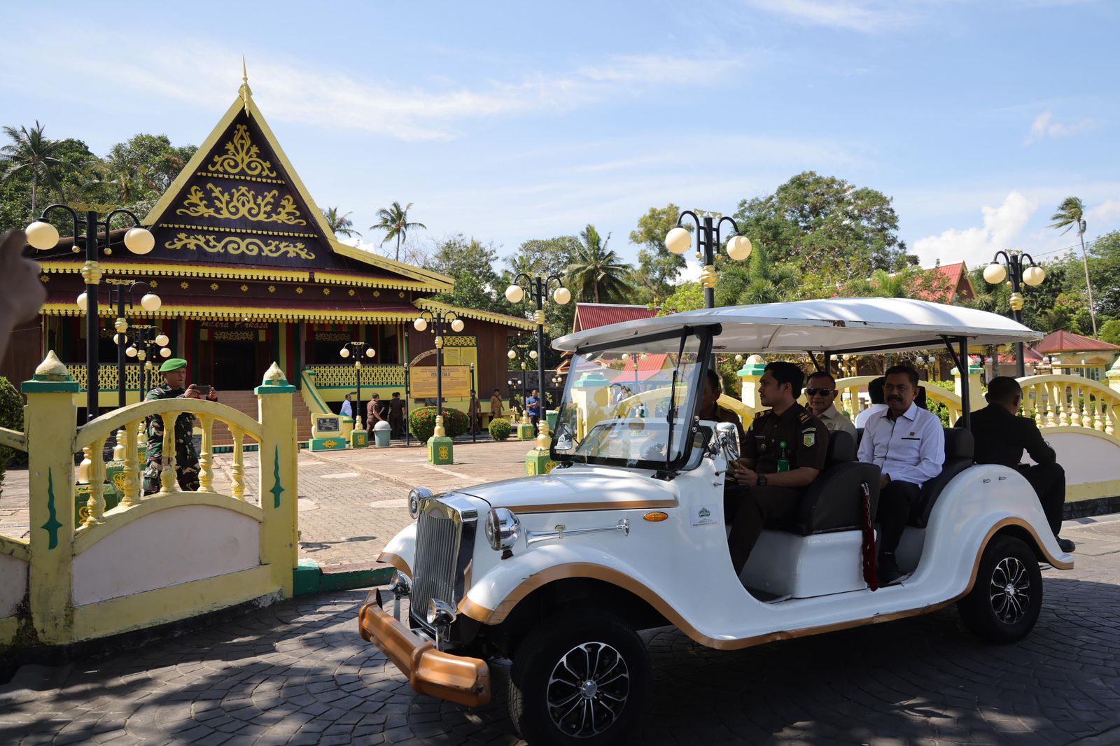 Gubernur Ansar Dampingi Wamenko Polhukam dan Plt. Wakil Jaksa Agung RI ...