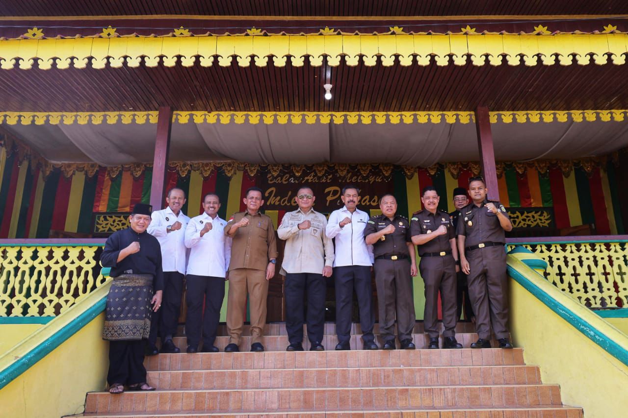 Gubernur Ansar Dampingi Wamenko Polhukam dan Plt. Wakil Jaksa Agung RI ...